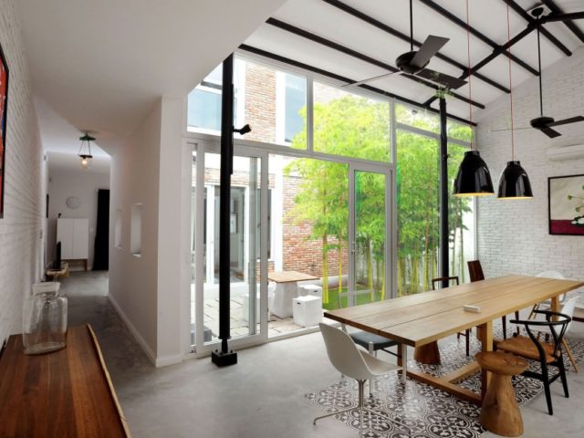 Modern Tube House by MimANYSTUDIO + REAL - Design Father