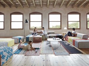 "Homemade" rugs and furniture by Patricia Urquiola - Design Father
